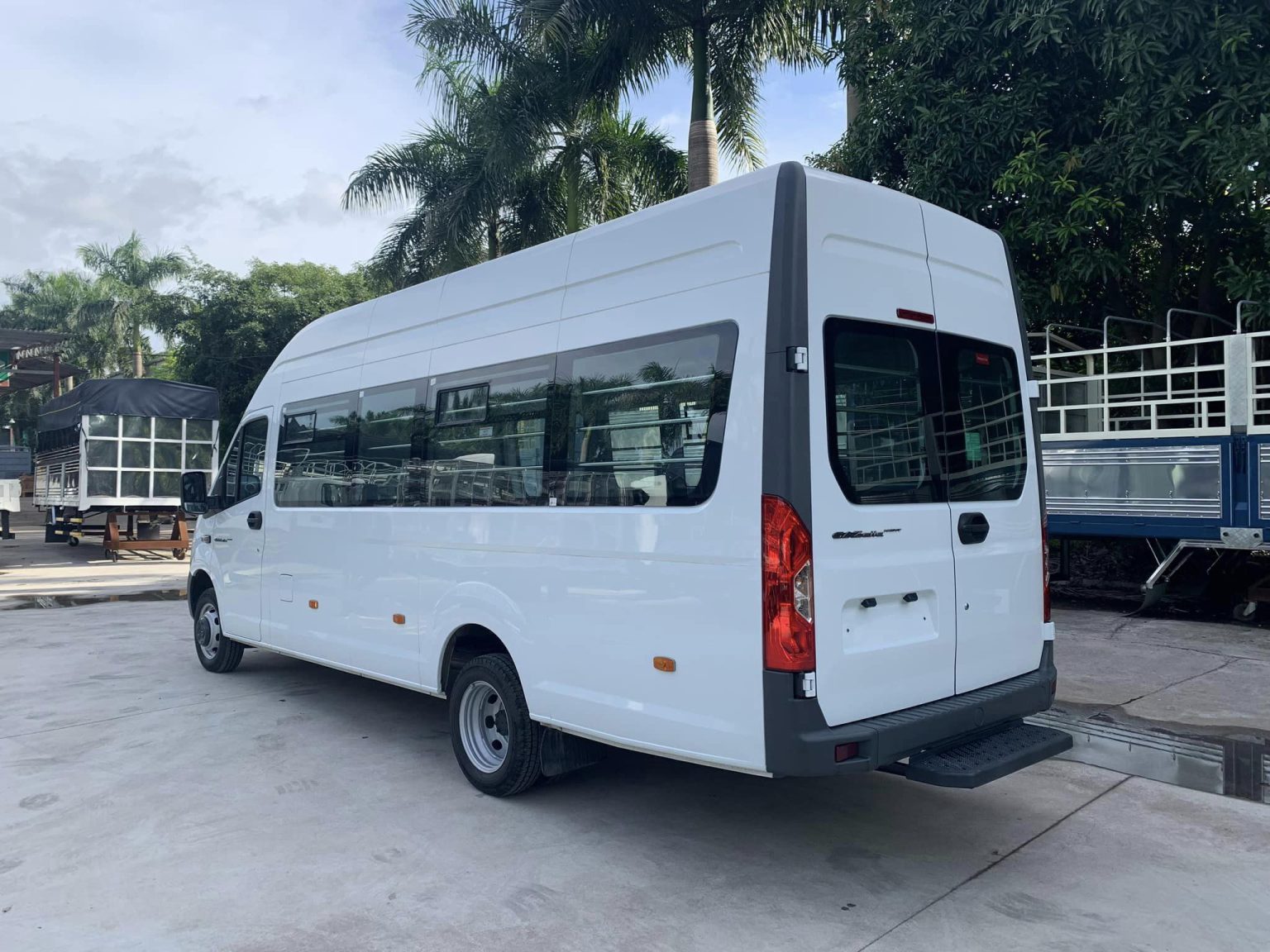 Xe Gaz tang lễ- Xe Gaz 16 chỗ - Gaz 20 chỗ